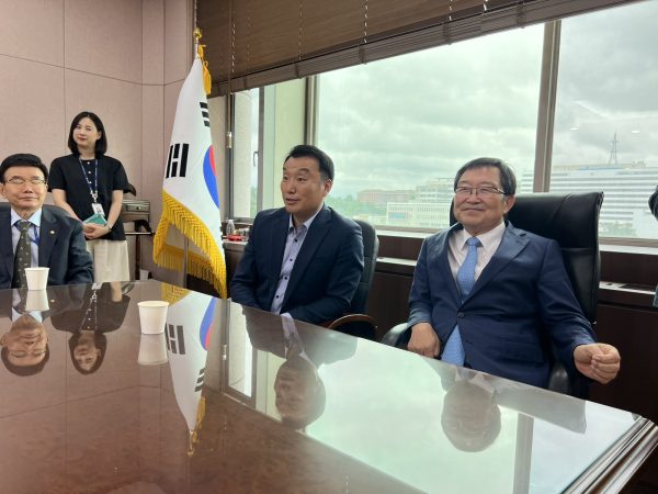 UDM President Explores Partnership with Korean War Memorial to Advance ...